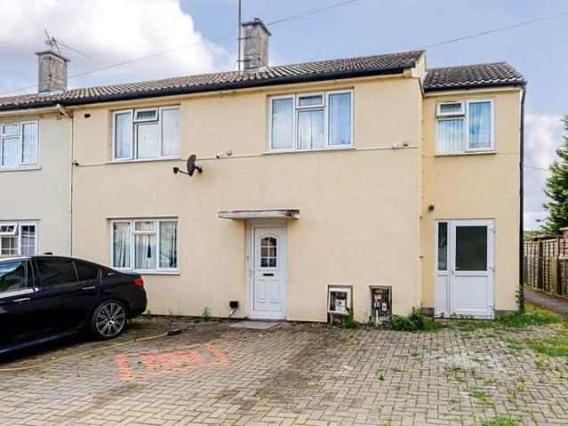 5 Bedroom End Of Terrace House