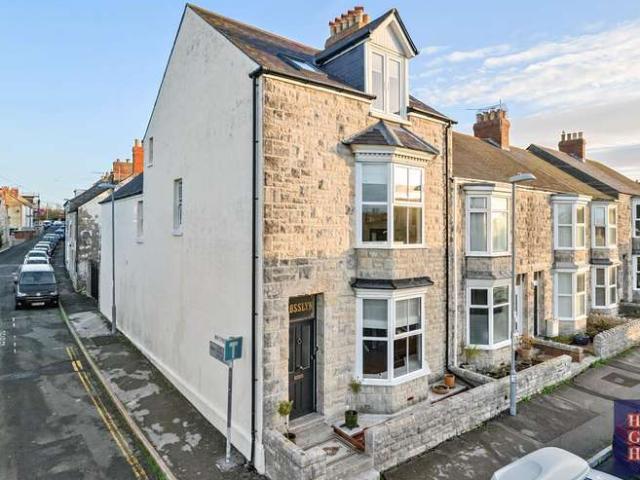 5 Bedroom End Of Terrace House