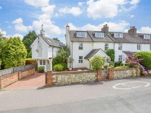 5 Bedroom End Of Terrace House