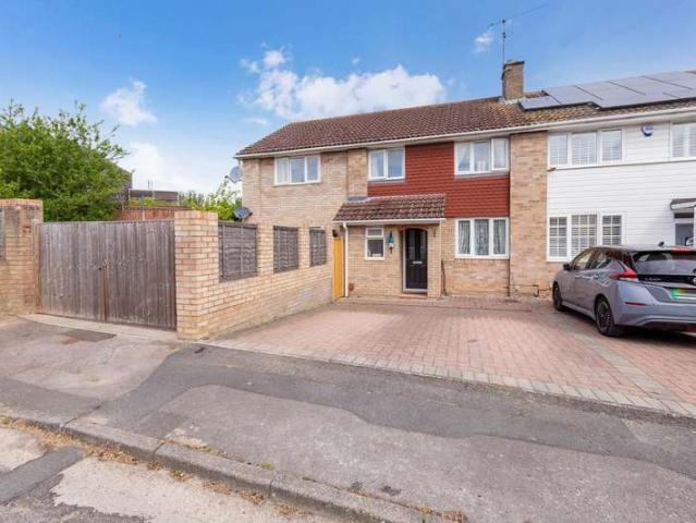 5 Bedroom End Of Terrace House