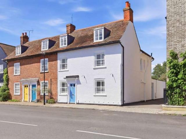 5 Bedroom End Of Terrace House