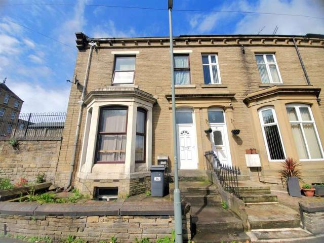 5 Bedroom End Of Terrace House