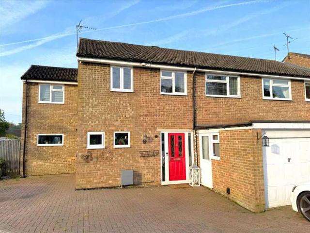 5 Bedroom Semi Detached House