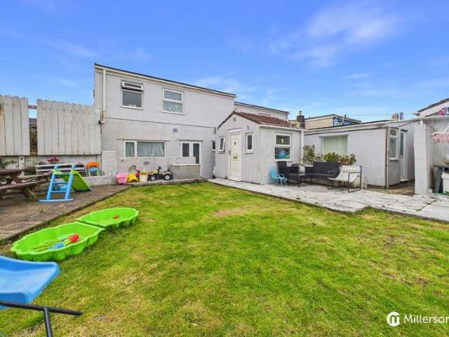 5 Bedroom End Of Terrace House
