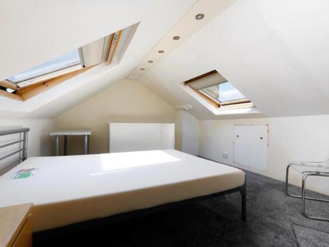 5 bedroom end of terrace house for rent in Carisbrooke Road, Brighton, BN2