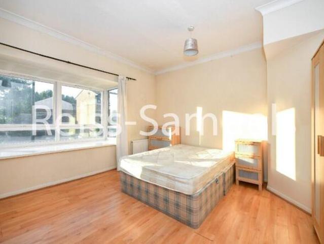 5 bedroom end of terrace house for rent in Barnfield Place, London, E14