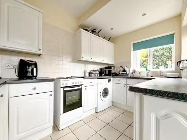 5 bedroom end of terrace house for rent in Beverley Road, Bris.