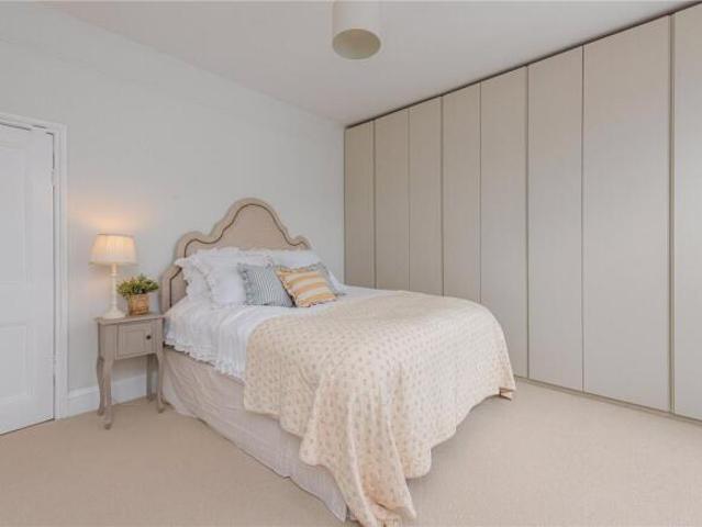 5 bedroom end of terrace house for rent in Berens Road, London, NW10