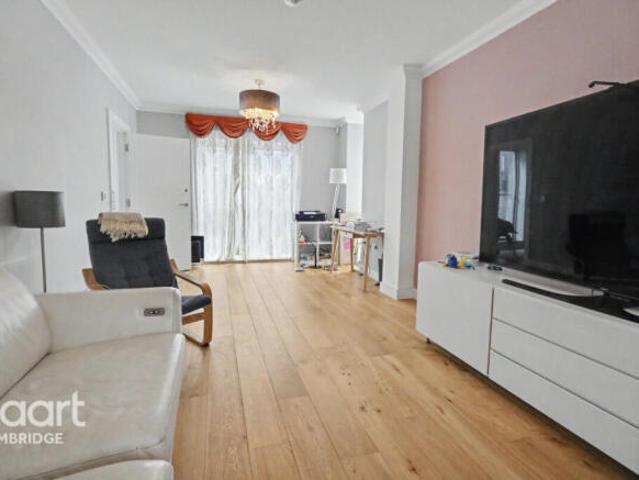5 bedroom end of terrace house for rent in Brook End Close, CAMBRIDGE, CB2