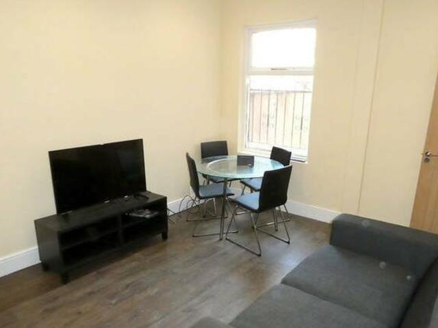 5 bedroom end of terrace house for rent in Denham Street Victoria Park M13