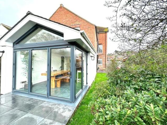 5 bedroom end of terrace house for rent in Earlsfield Road, Hythe, CT21