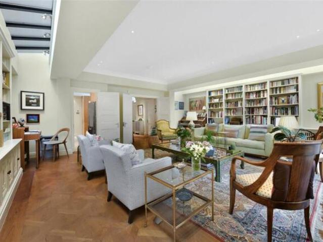 5 bedroom end of terrace house for rent in Edwardes Square, Kensington, London, W8
