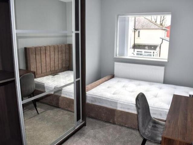 5 bedroom end of terrace house for rent in Elsdon Road, Manchester, M13