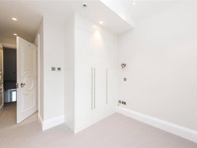 5 bedroom end of terrace house for rent in Kimbell Gardens, London, SW6