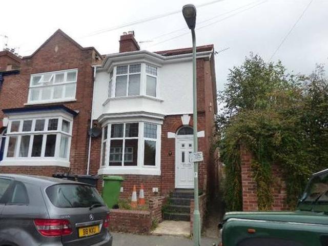 5 bedroom end of terrace house for rent in Hillside Avenue Exeter EX4 4NW EX4
