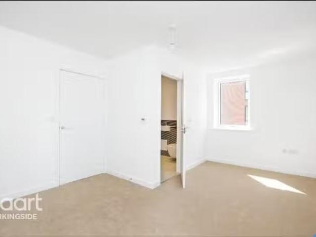 5 bedroom end of terrace house for rent in Hughes Road, Ilford.