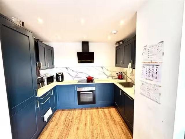 5 bedroom end of terrace house for rent in Old Fosse Road, BA2