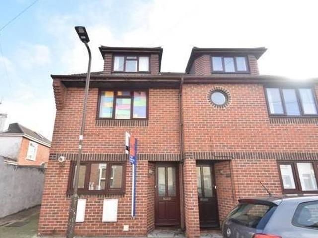 5 bedroom end of terrace house for rent in Oxford Road Southsea PO5