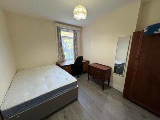 5 bedroom end of terrace house for rent in Langhorn Road, Highfield, SO16