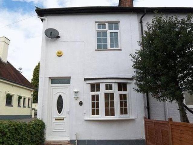5 bedroom end of terrace house for rent in Mount Pleasant Egham TW20