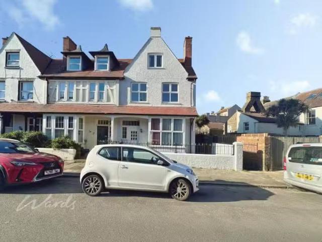 5 bedroom end of terrace house for rent in St. Pauls Road Clif.