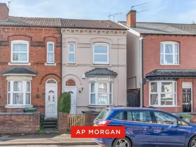 5 bedroom end of terrace house for rent in Prospect Road North.