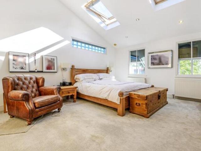 5 bedroom end of terrace house for rent in Wighton Mews, Isleworth, TW7