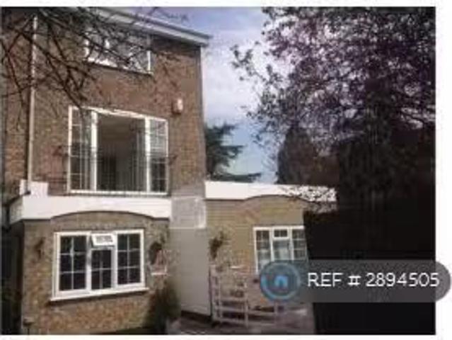 5 bedroom end of terrace house for rent in Thirlmere Rise, Ken.