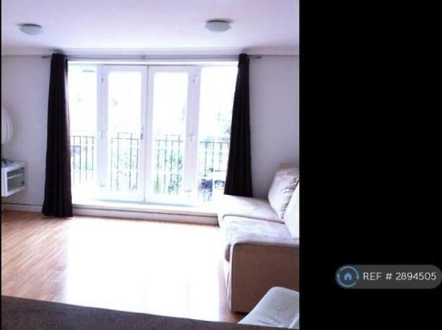 5 bedroom end of terrace house for rent in Thirlmere Rise, Kent, BR1