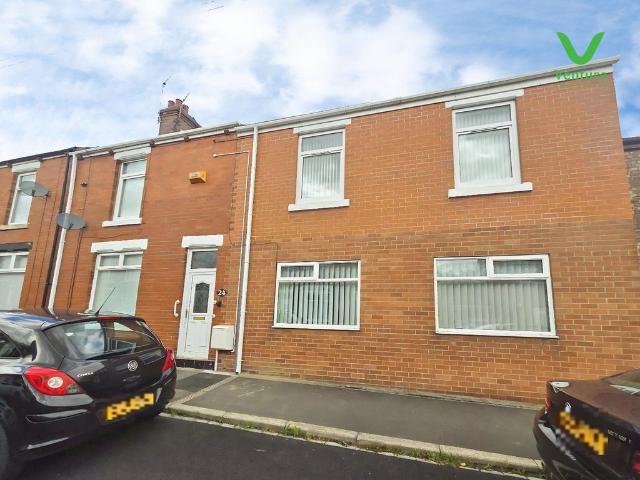 5 bedroom end of terrace house for sale