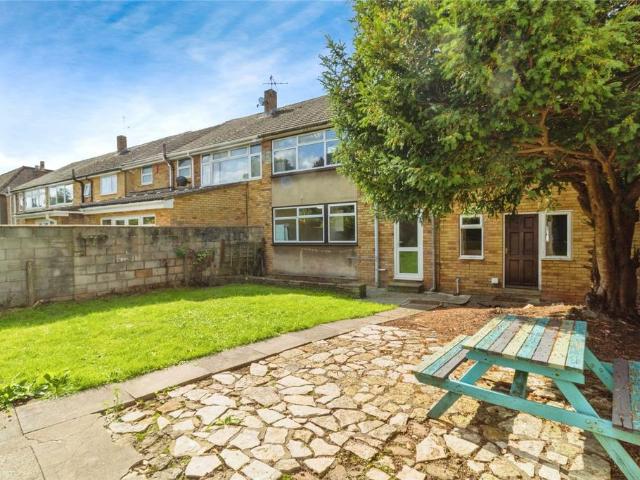 5 bedroom end of terrace house for sale