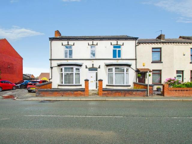 5 bedroom end of terrace house for sale