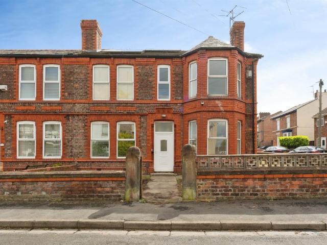 5 bedroom end of terrace house for sale