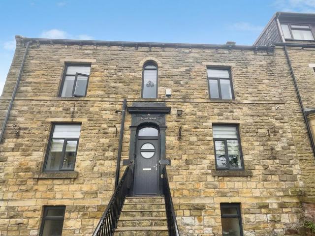 5 bedroom end of terrace house for sale