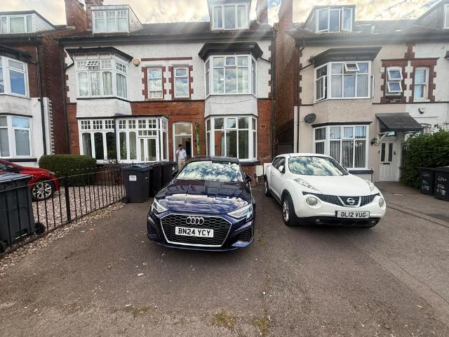 5 bedroom end of terrace house for sale
