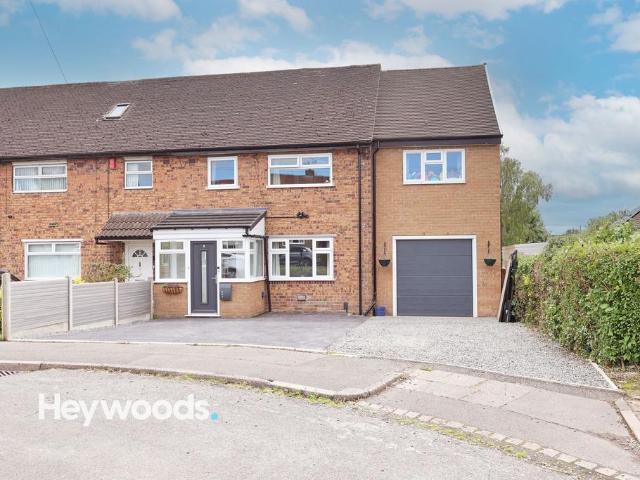 5 bedroom end of terrace house for sale