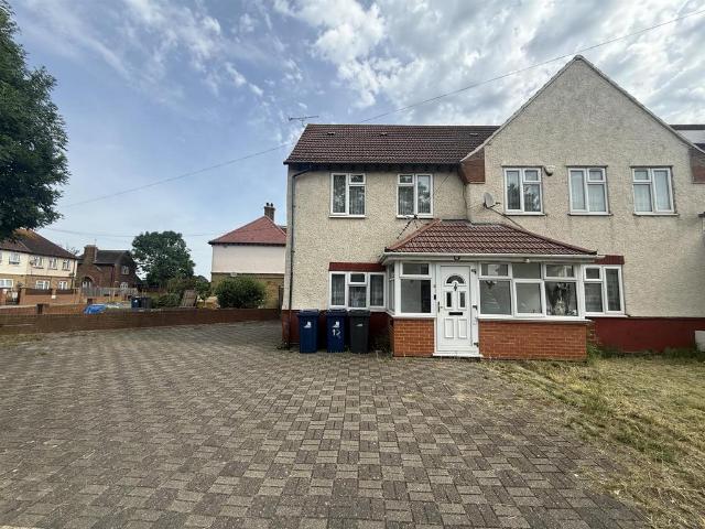 5 bedroom end of terrace house for sale
