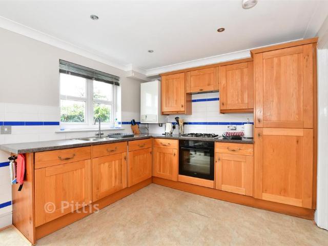 5 bedroom end of terrace house for sale