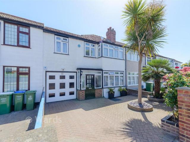 5 bedroom end of terrace house for sale