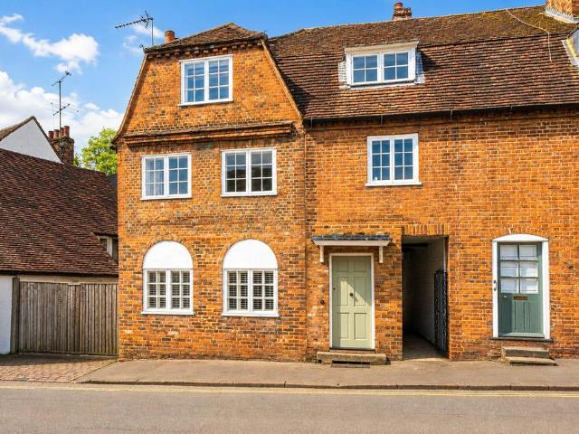 5 bedroom end of terrace house for sale
