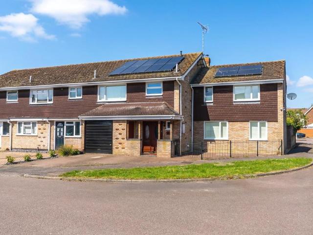 5 bedroom end of terrace house for sale
