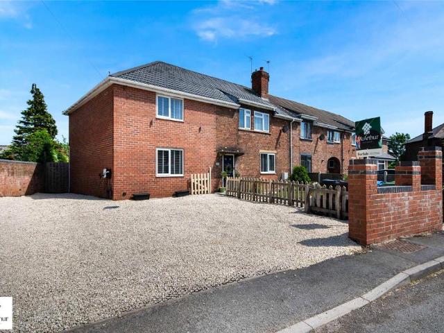 5 bedroom end of terrace house for sale