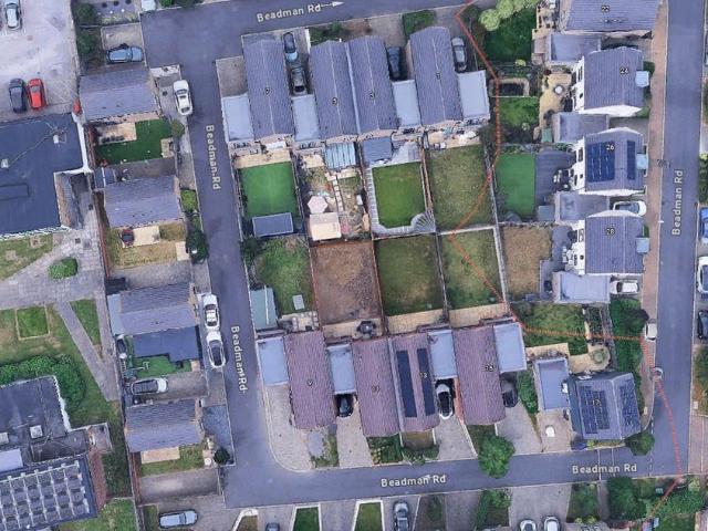 5 bedroom end of terrace house for sale