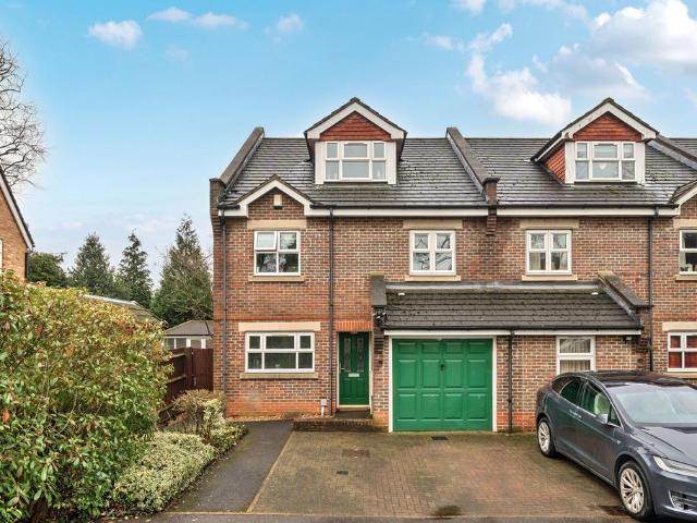 5 bedroom end of terrace house for sale