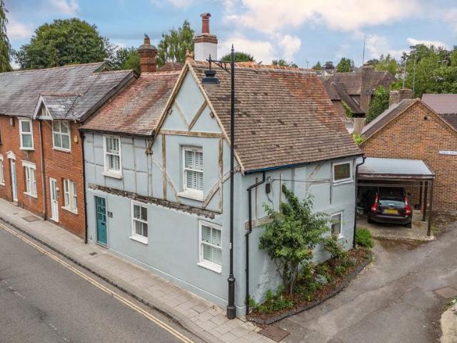 5 bedroom end of terrace house for sale
