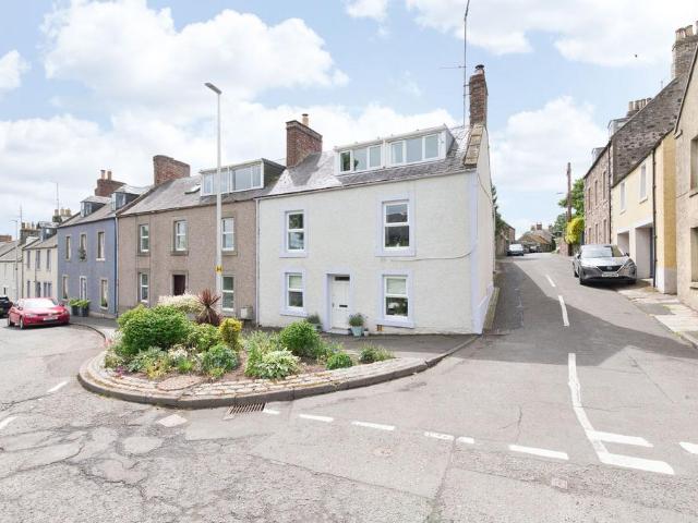5 bedroom end of terrace house for sale