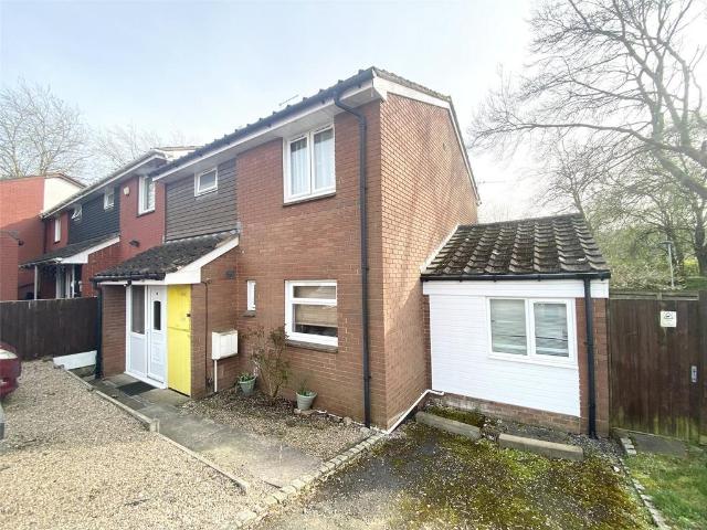 5 bedroom end of terrace house for sale