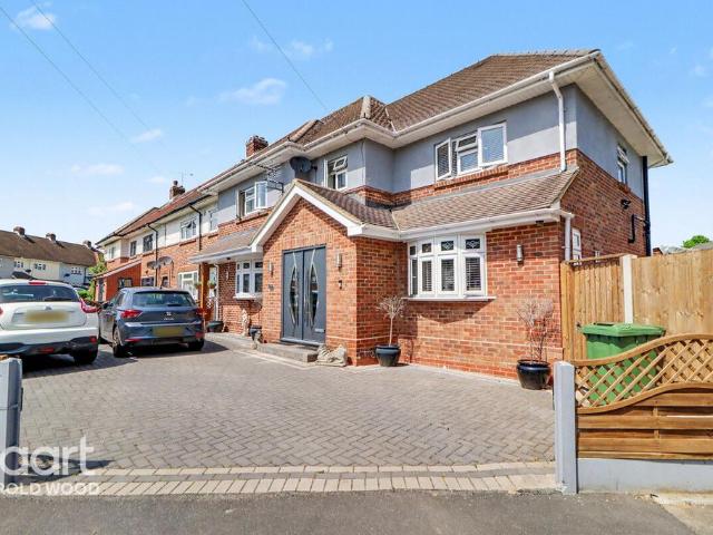 5 bedroom end of terrace house for sale