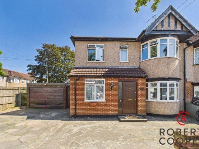 5 bedroom end of terrace house for sale