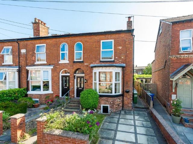 5 bedroom end of terrace house for sale